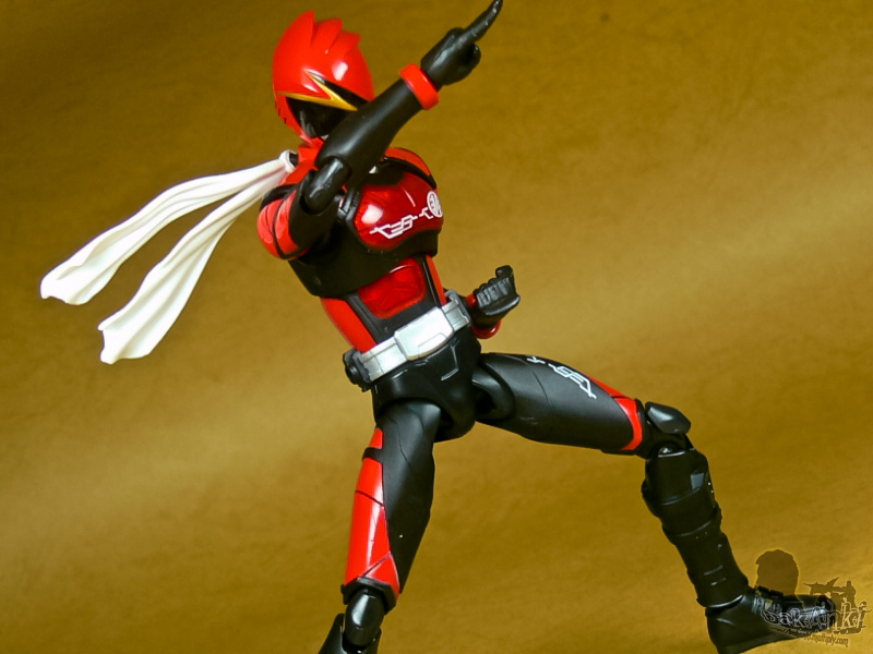 bakAnki: [FiguReview]SHFiguarts Akiba Red